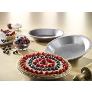 Pie Dishes, Pie Pans & Pie Baking Tools | Bakeware | Everything Kitchens